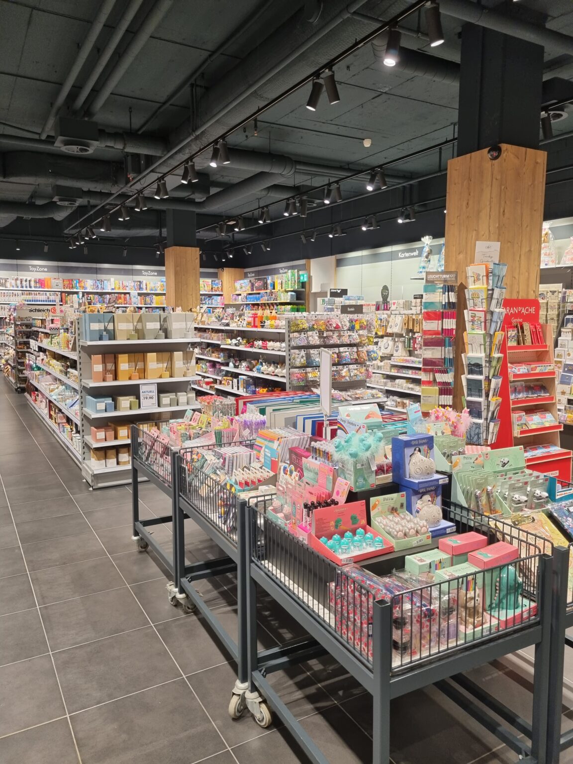 Mc PaperLand | Seedamm-Center